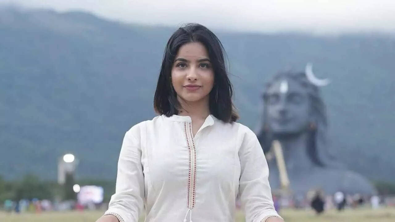 Bigg Boss Tamil 9: Meet Aurora Sinclair, the dazzling aspiring actress ...