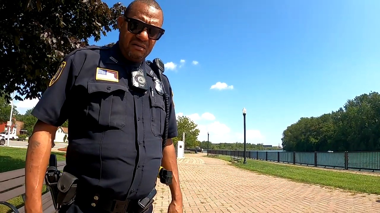 Shocking Detroit River discovery ends with police at the scene