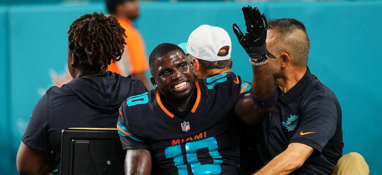 Tyreek Hill dislocated his knee and tore multiple ligaments, including ...