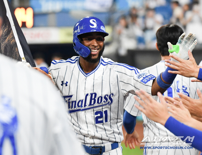 Diaz Flapping Flags, Held 50 Home Runs