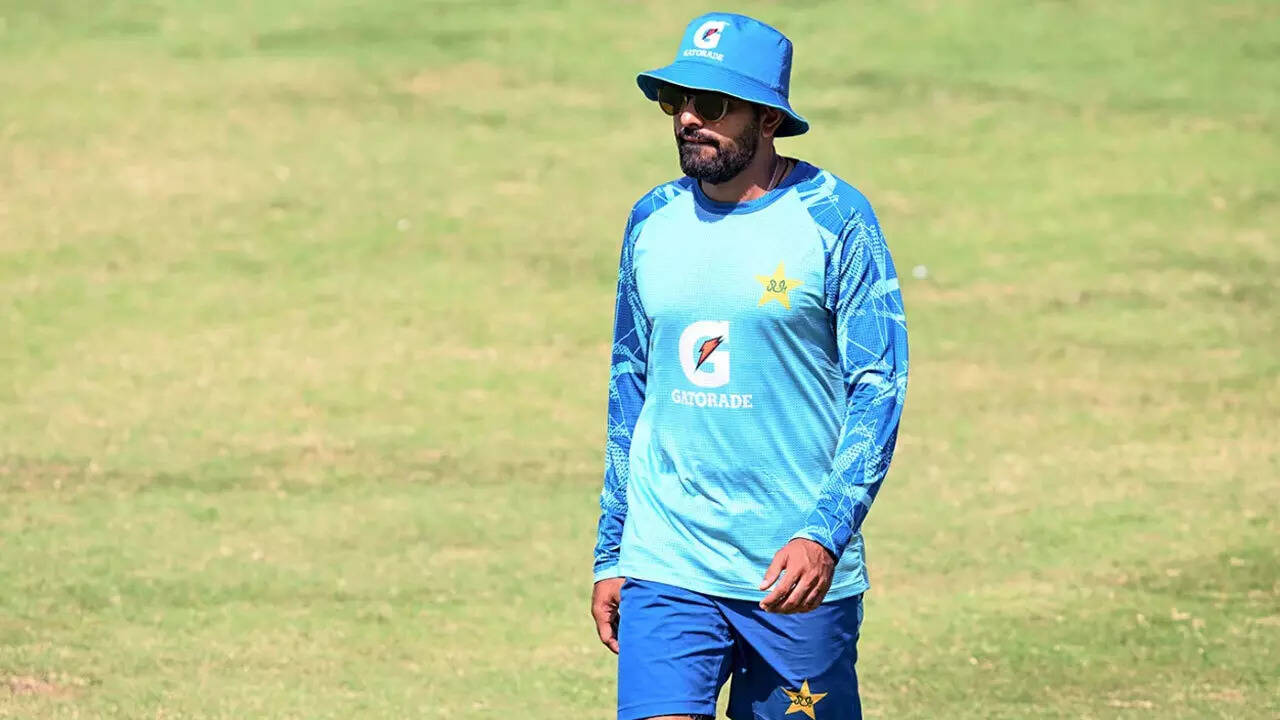 Desperate move? Pakistan recall 38-year-old Afridi, Akram, Babar Azam ...