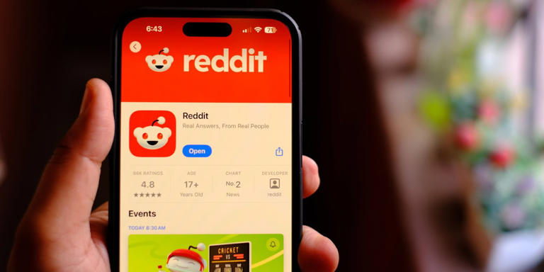 Moral tone of right-wing Redditors varies by context, but left-wingers ...