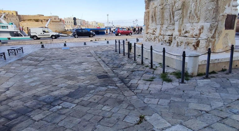 Gallipoli, petardi e fuochi d'artificio nei pressi della Fontana Greca ...