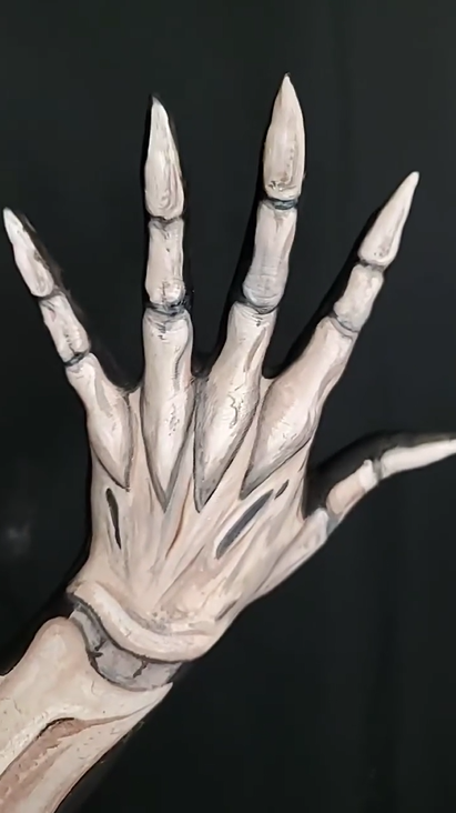 Death Note Inspired Hand Illusions and Bodypaint