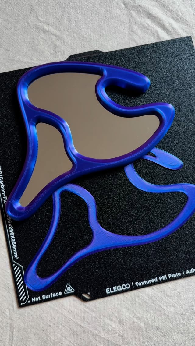 Drawing a Mirror Like a Pro – Realistic Sketching Tips