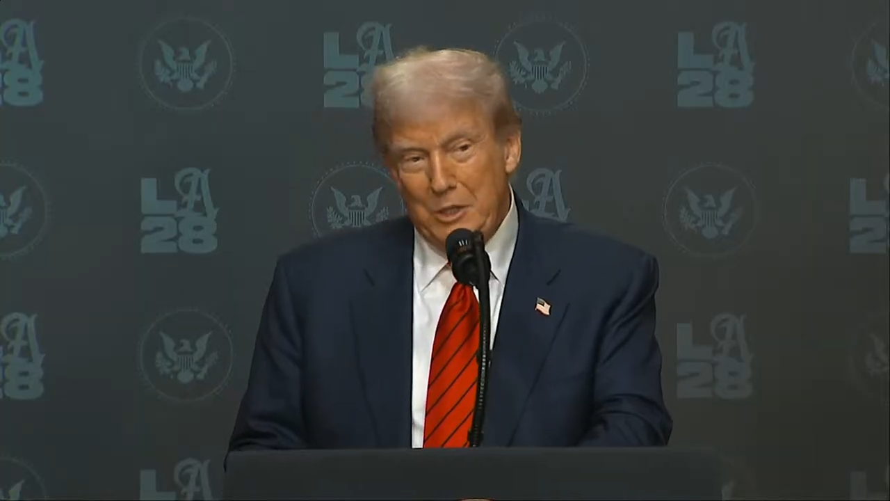 'Nobody Wants To Clap': Trump Lashes Out At Reporters For Not ...