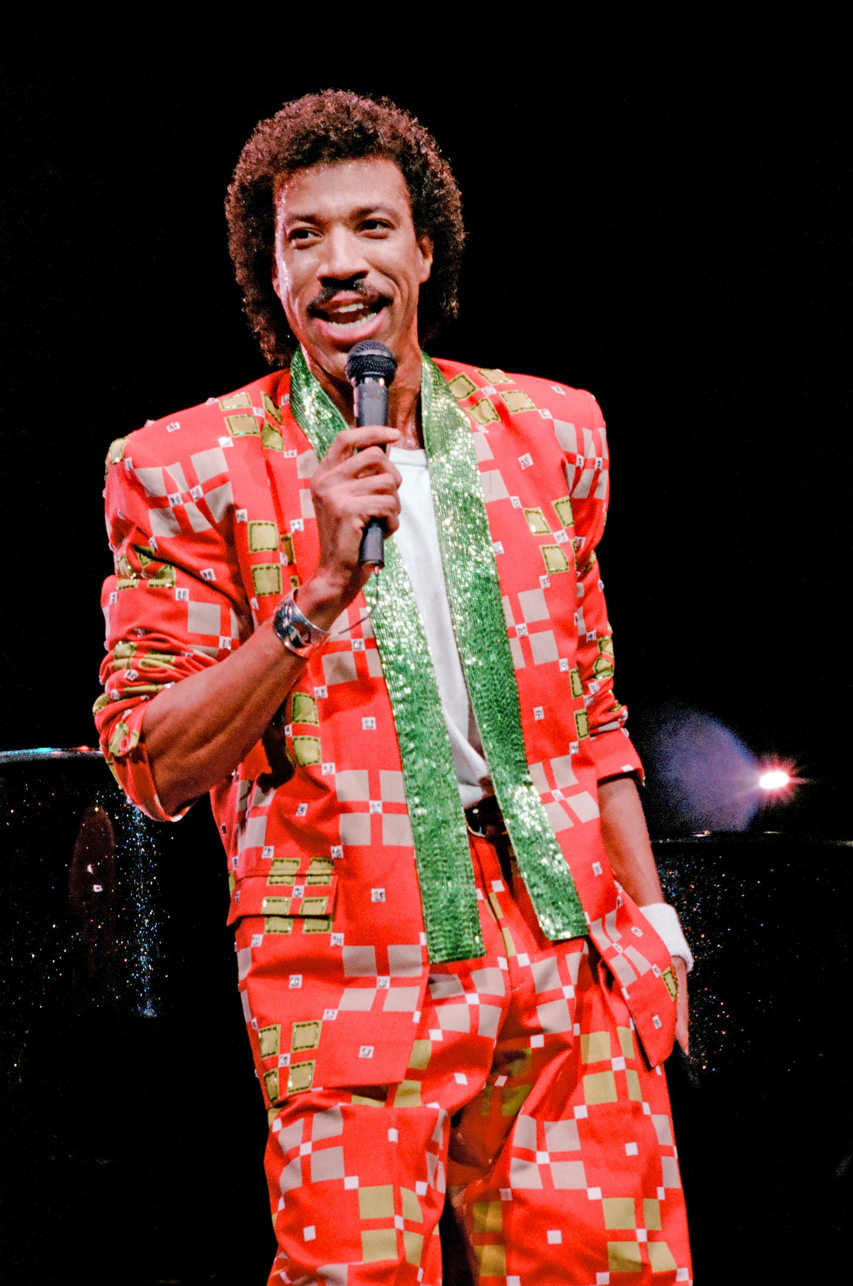 Lionel Richie recalls nervous breakdown, how a fan stopped his spiral ...