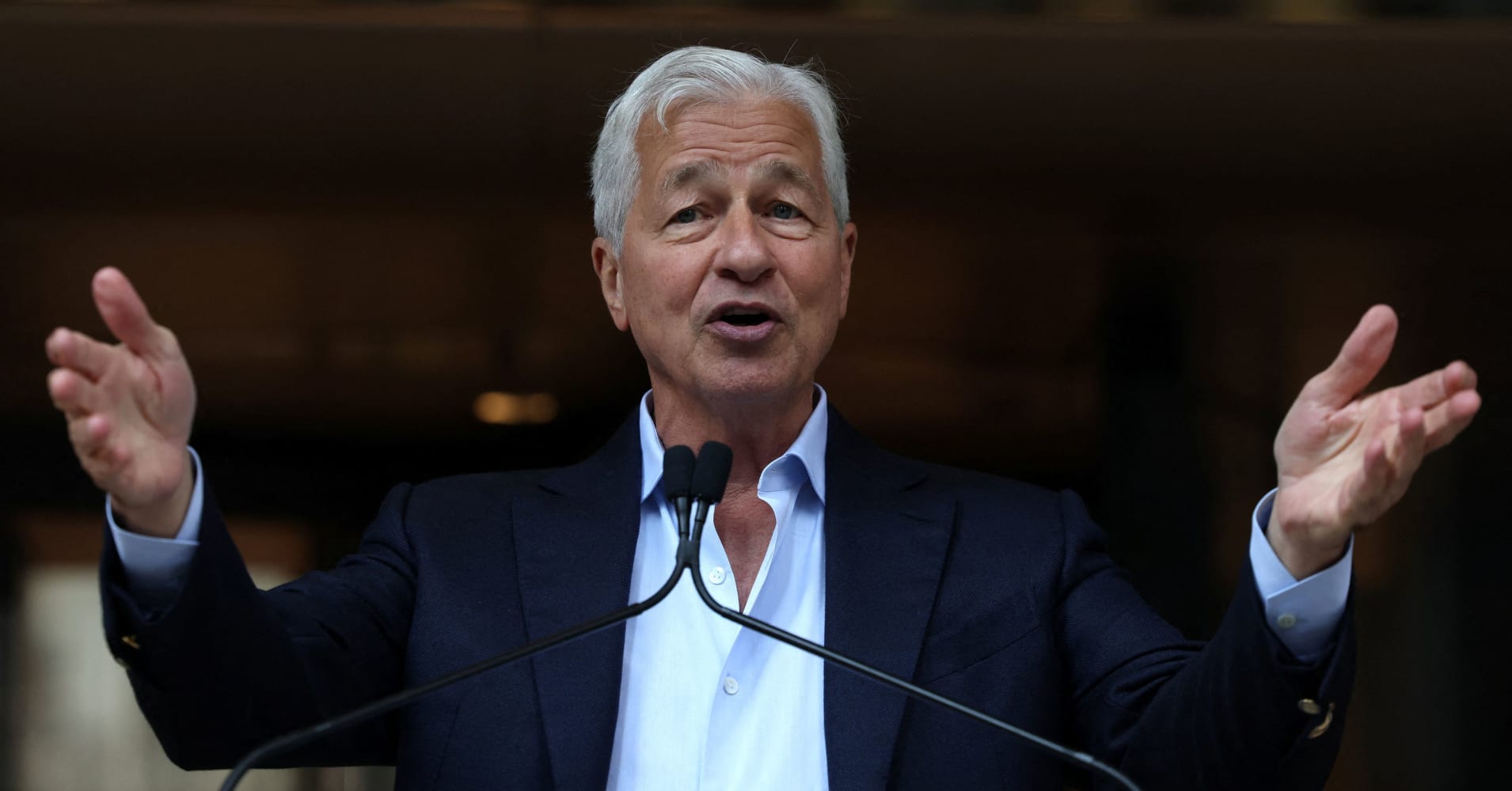 Here's JPMorgan Chase's blueprint to become the world’s first fully AI ...