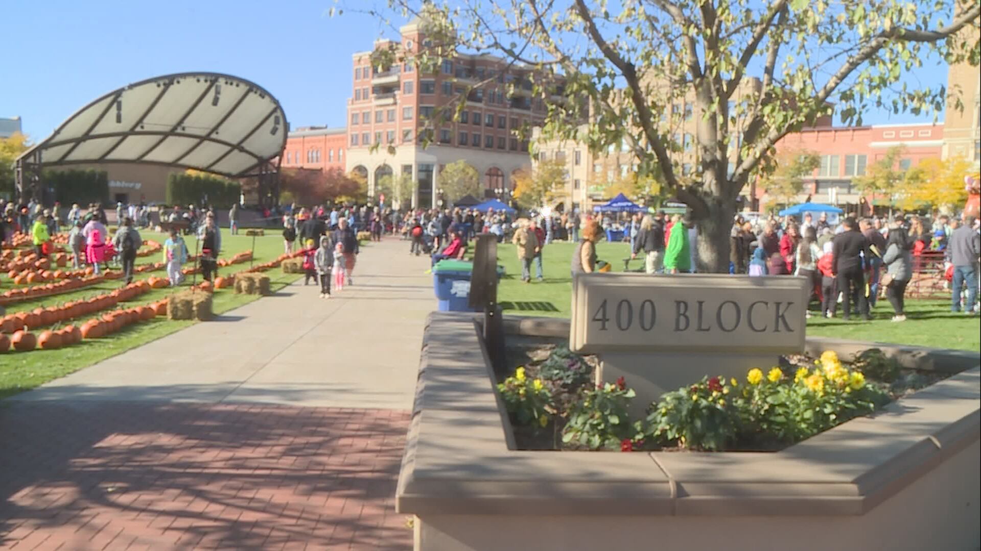 Hundreds show up to the pumpkin patch at the 400 block during the ...