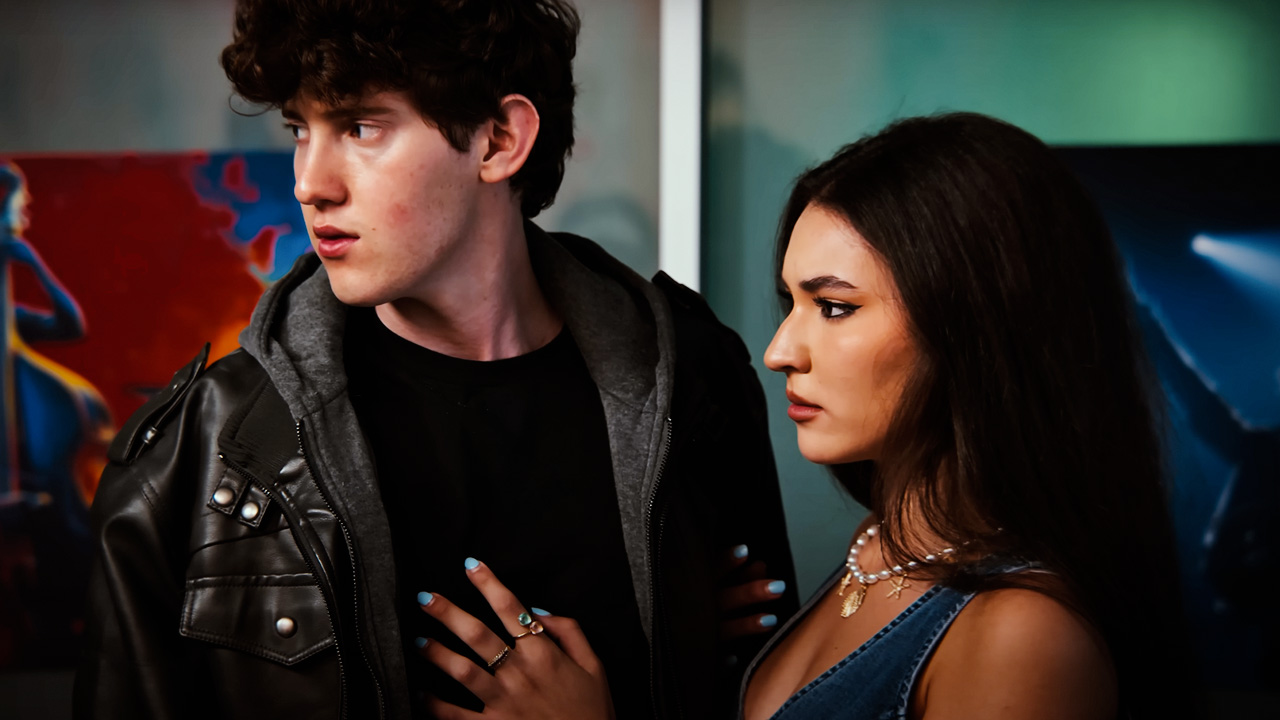 I hired a nerd to be my fake boyfriend 😲