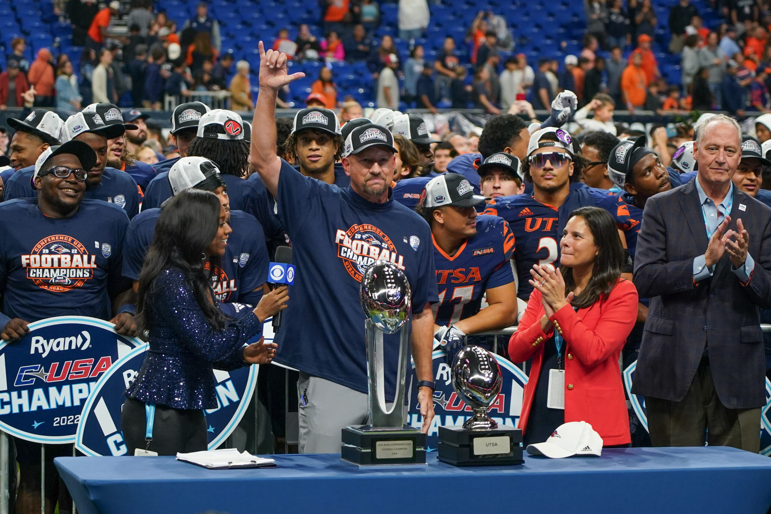 UTSA football coach Jeff Traylor addresses Arkansas coaching rumors