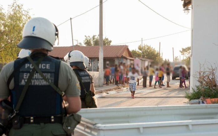 «Θα πάμε στο Σύνταγμα με λεωφορεία»: Κινητοποιήσεις των Ρομά για τους ...