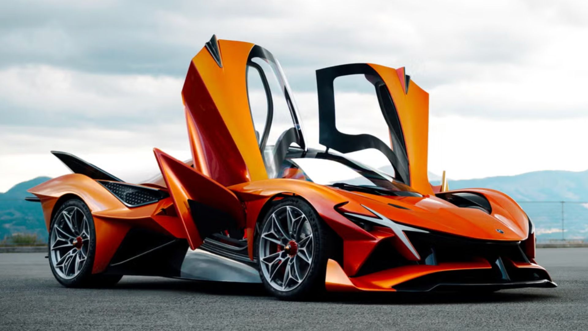 Apollo Evo Debuts as Ultra-Exclusive 800-HP Track Hypercar