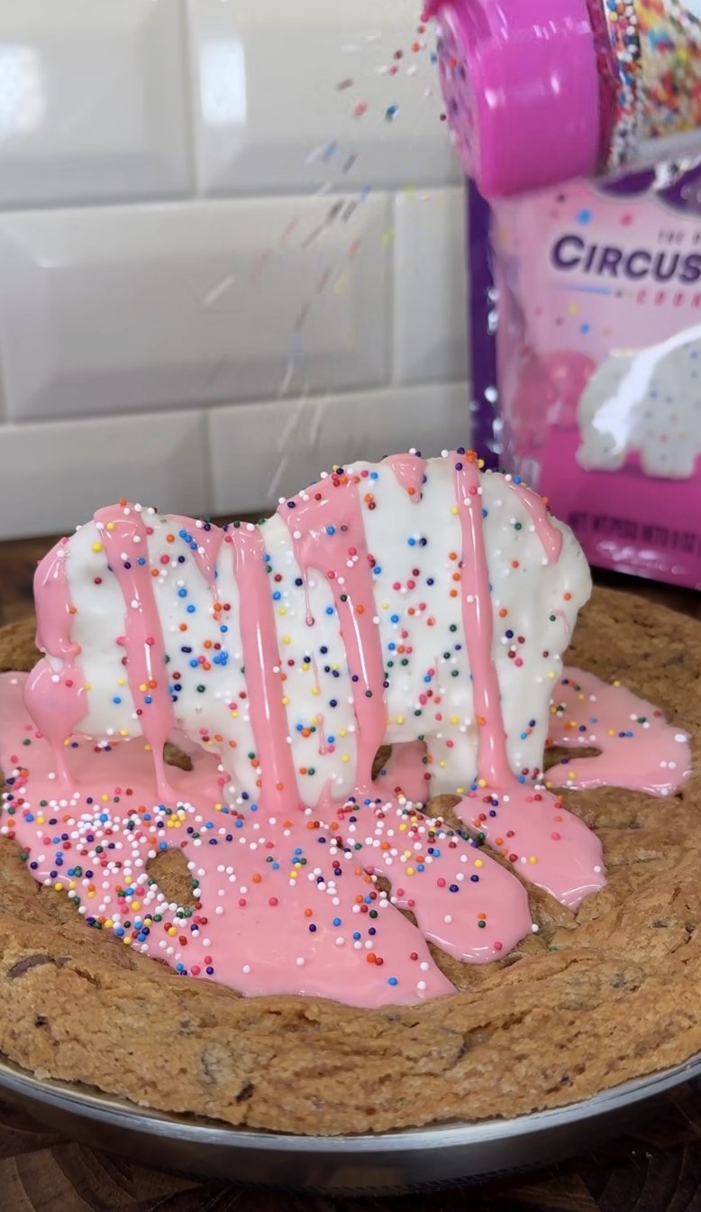 Circus animal cookie pie