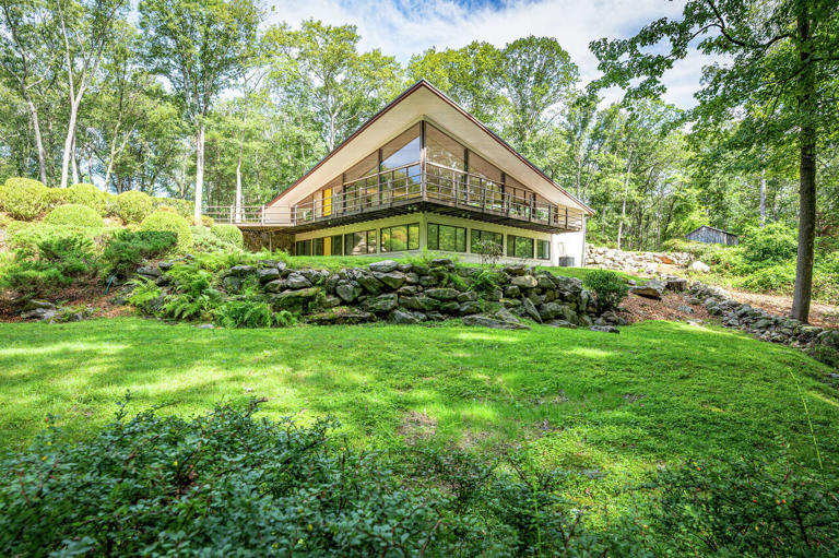 An iconic Connecticut mid-century modern home without walls is up for sale