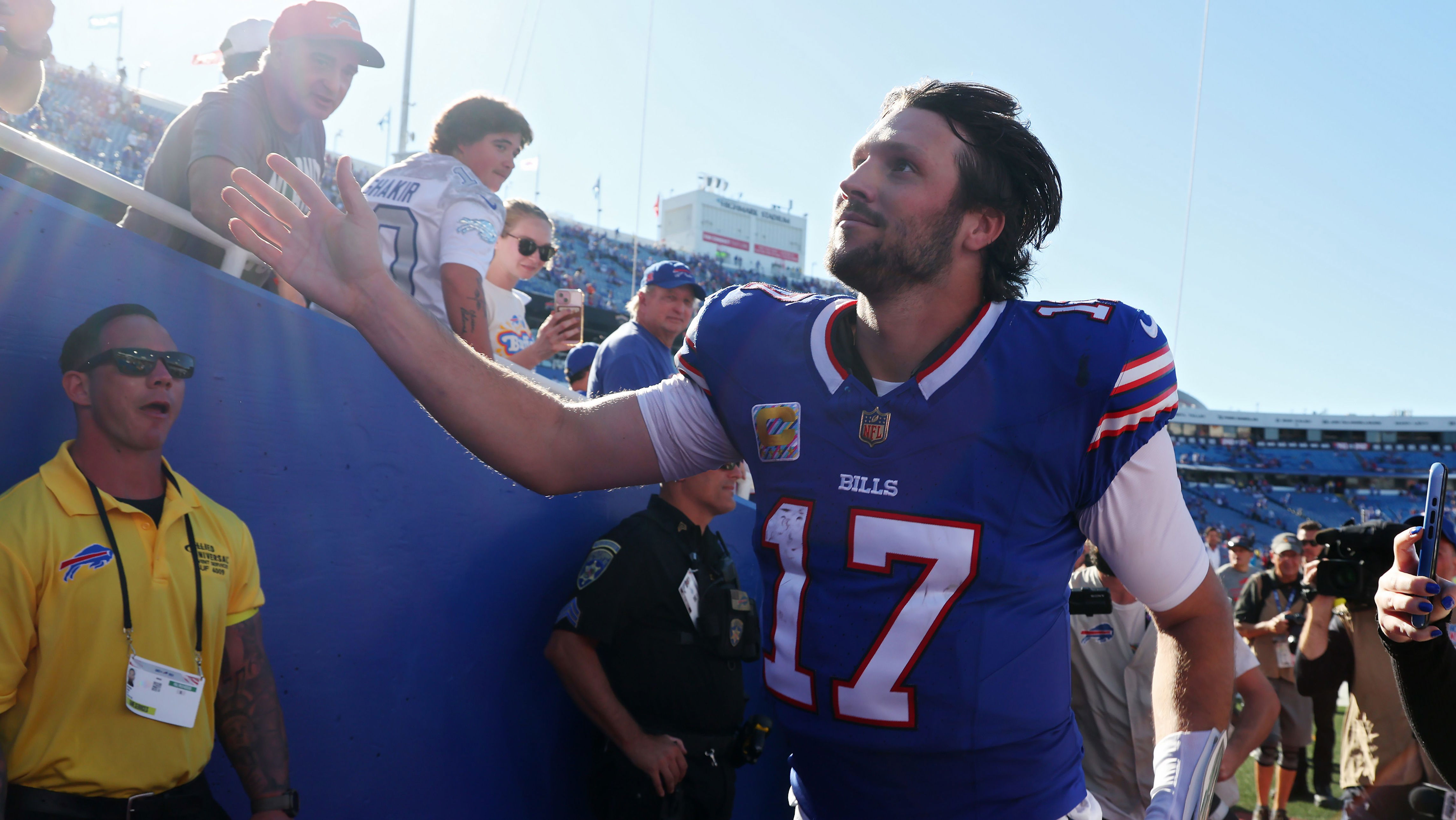 Josh Allen Favored By Sportsbooks to Make NFL History at Season’s End