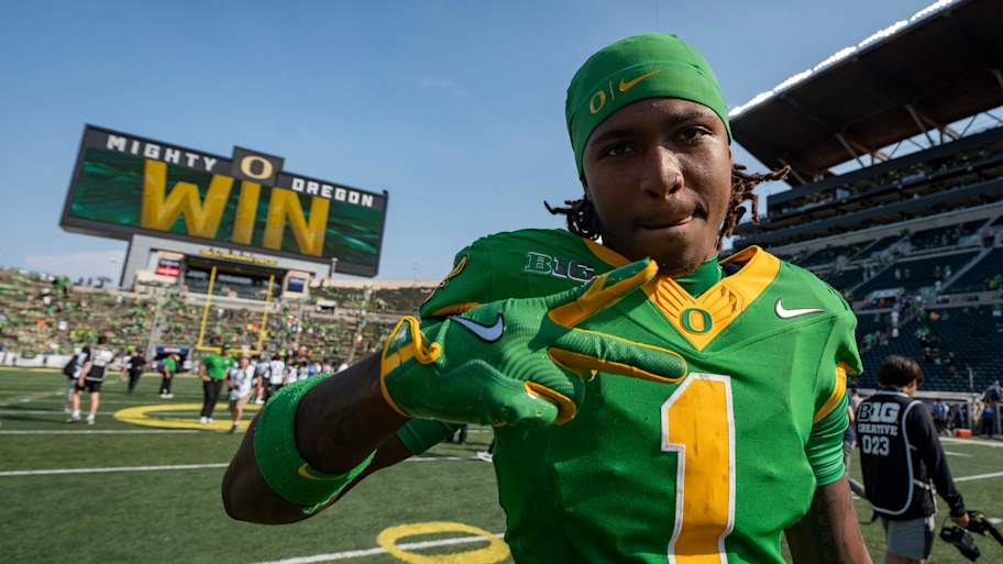 Oregon's Dan Lanning Addresses Injuries To Dakorien Moore, Kenyon Sadiq ...