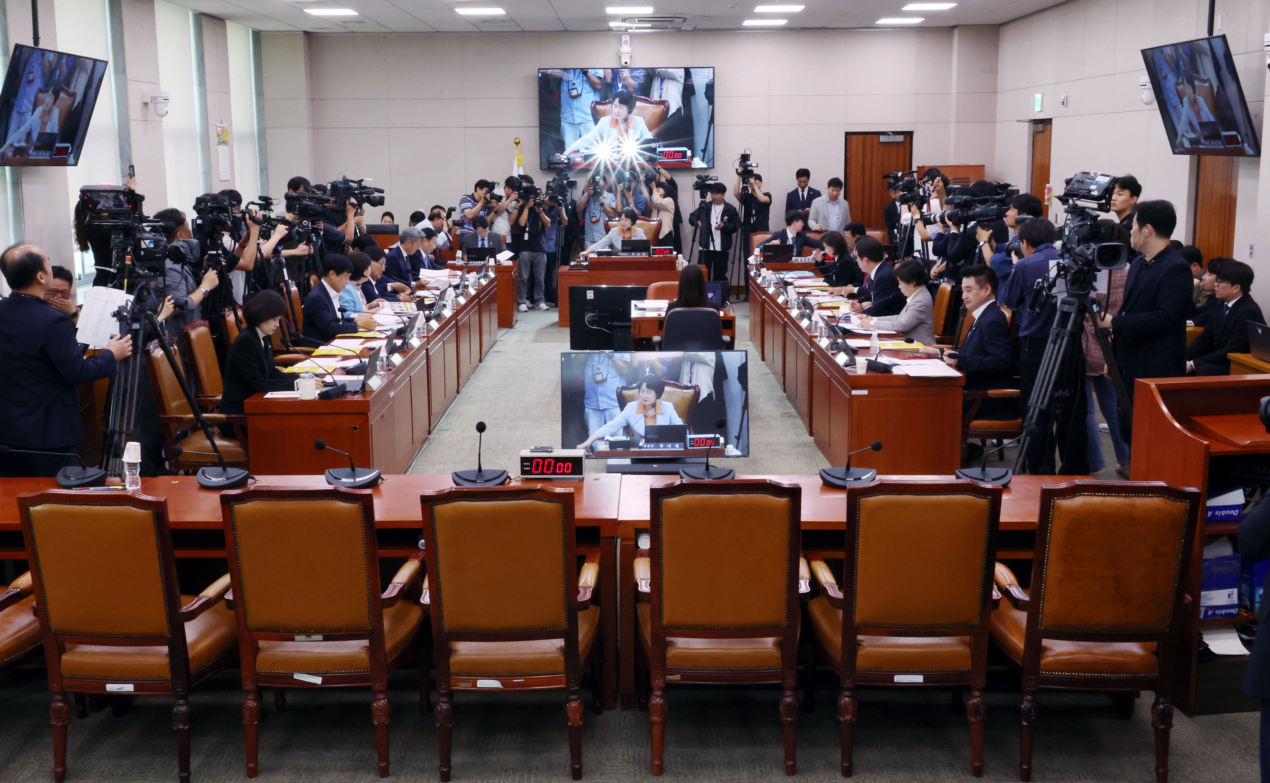 Democratic Party Pushes First Supreme Court On-Site Audit