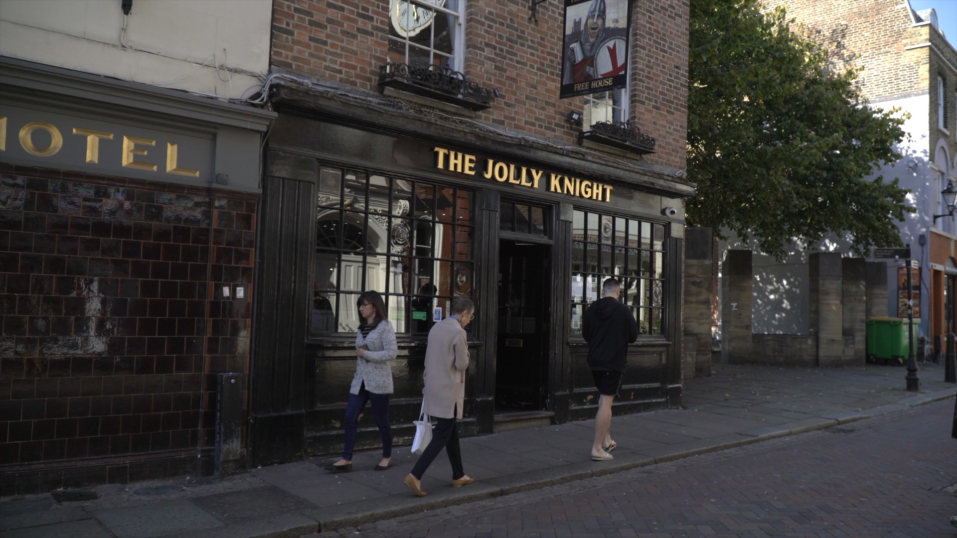 Rochester cordoned off and evacuated after a bomb scare