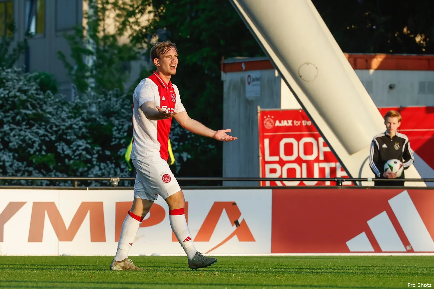 Nash beschrijft doelpunt: 'Zei tegen Muzungu: speel hem er een paar ...