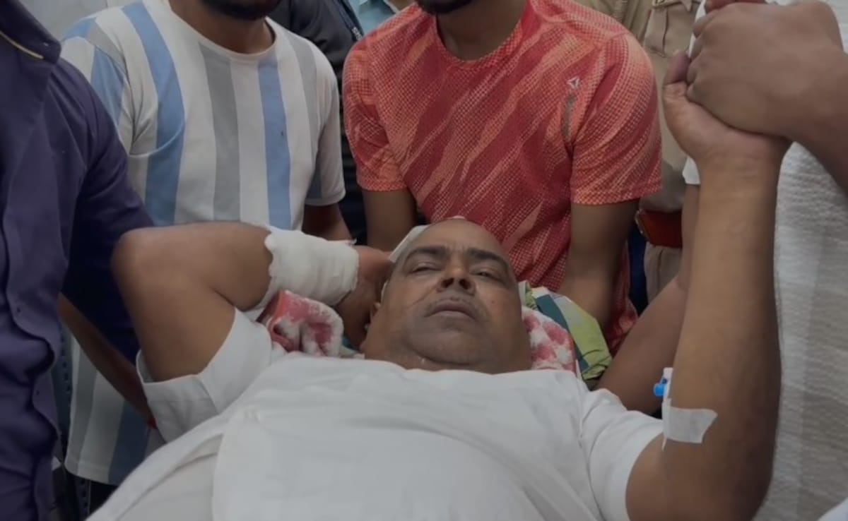 Ex UP Minister Gayatri Prajapati Hit With Part Of Cupboard In Jail ...