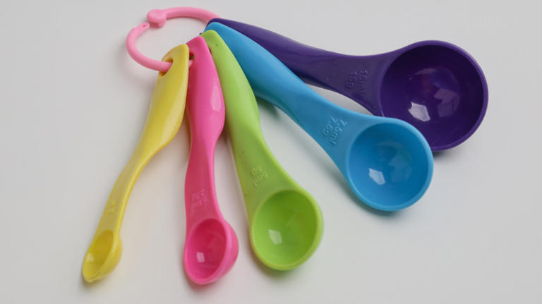 This Is Why You Should Avoid Round Measuring Spoons