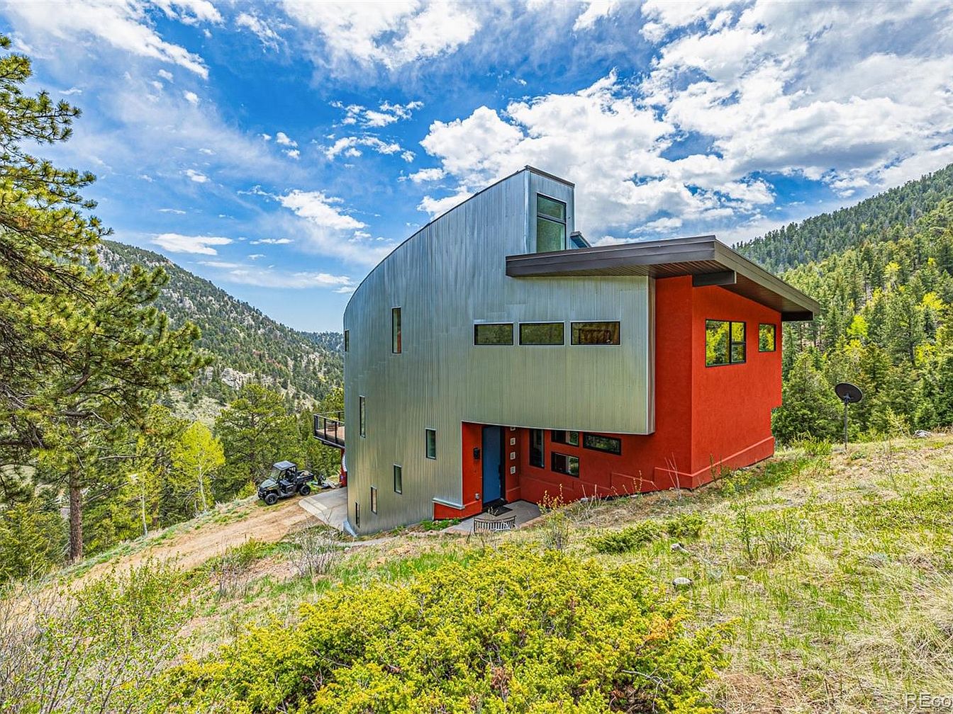 Modern Mountain Retreat on 75 Acres with Wildlife, Meadow Views & Eco-Friendly Design for Relax ...