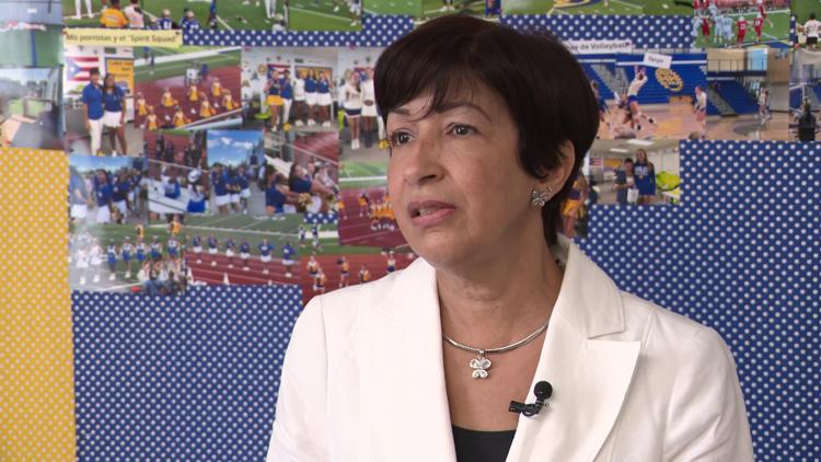 Dr. Maria Cubero wins KENS 5 EXCEL Award for Alamo Heights ISD