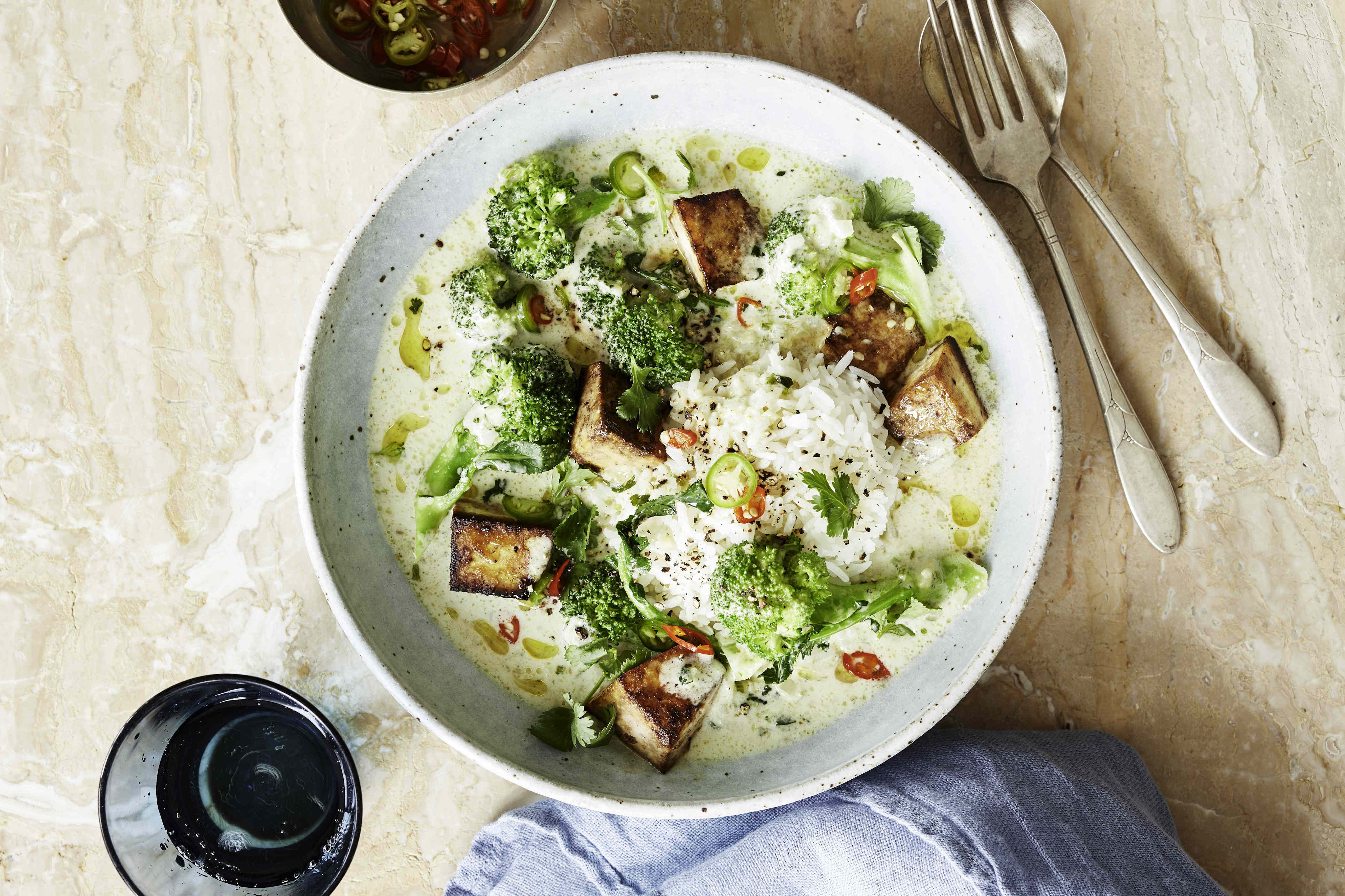 8 everyday foods with more calcium than milk