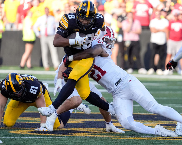 Iowa Football: Week 6 Hawkeyes bowl projection roundup