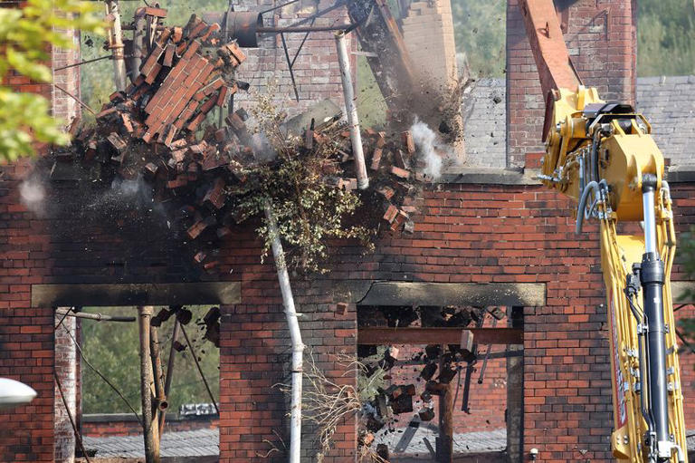 'It's like a house of cards': Demolition begins at Pioneer Mill after ...