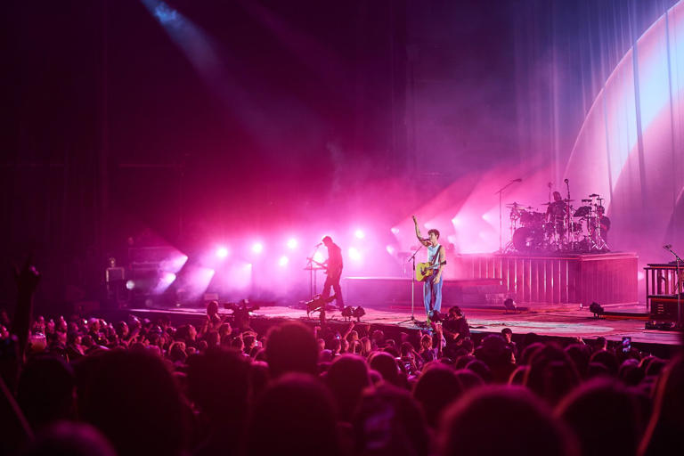 Photo Gallery: Shawn Mendes performs in Toronto