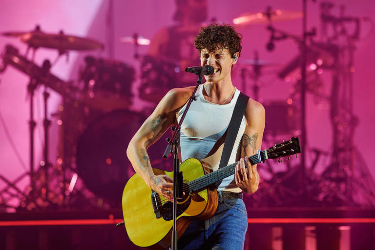 Photo Gallery: Shawn Mendes performs in Toronto