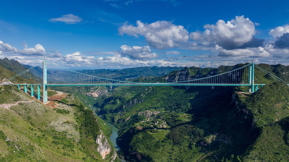World's Highest Bridge, Standing 625 Meters Above "Crack In The Earth ...