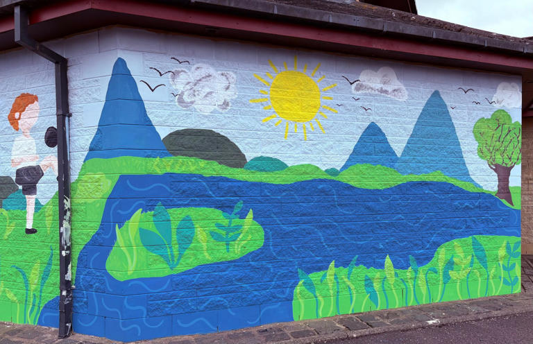 Comely Park Primary murals go from faded to fantastic thanks to PTA