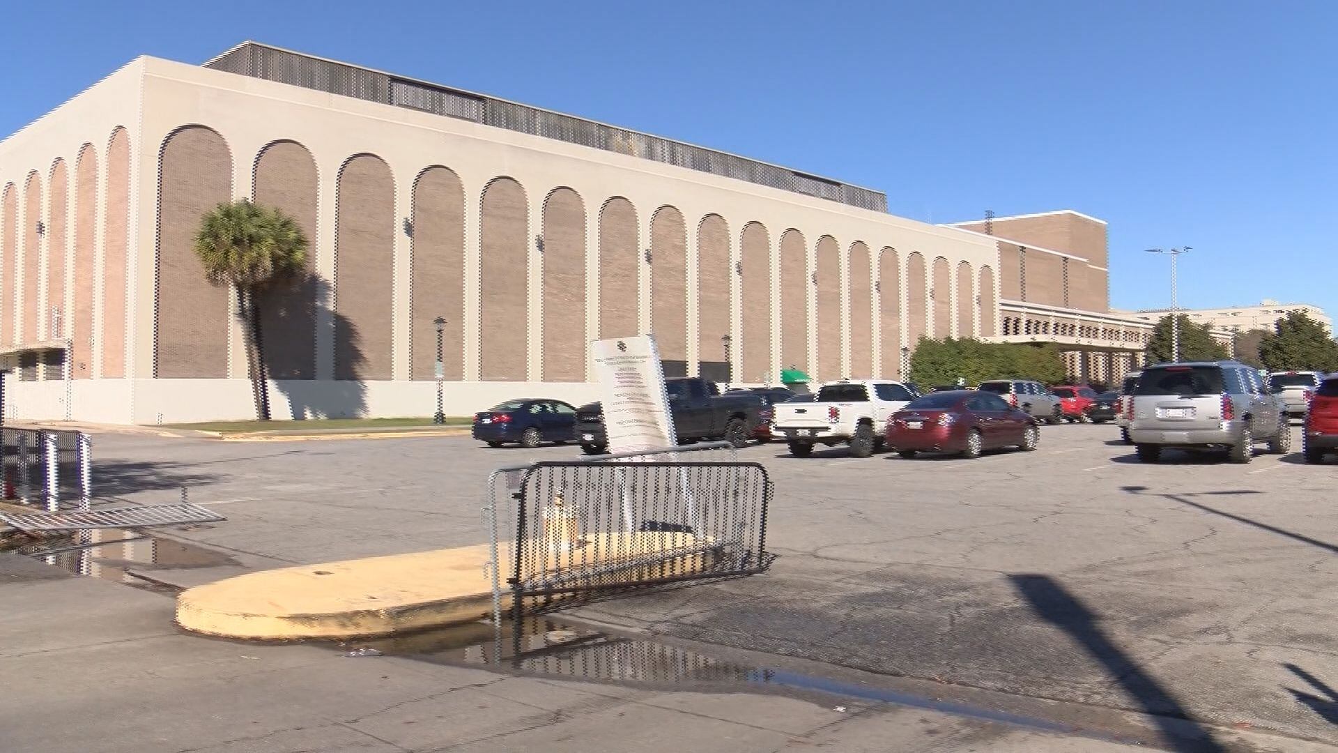 Savannah City Council to vote on contract to demolish MLK Jr. Arena at ...