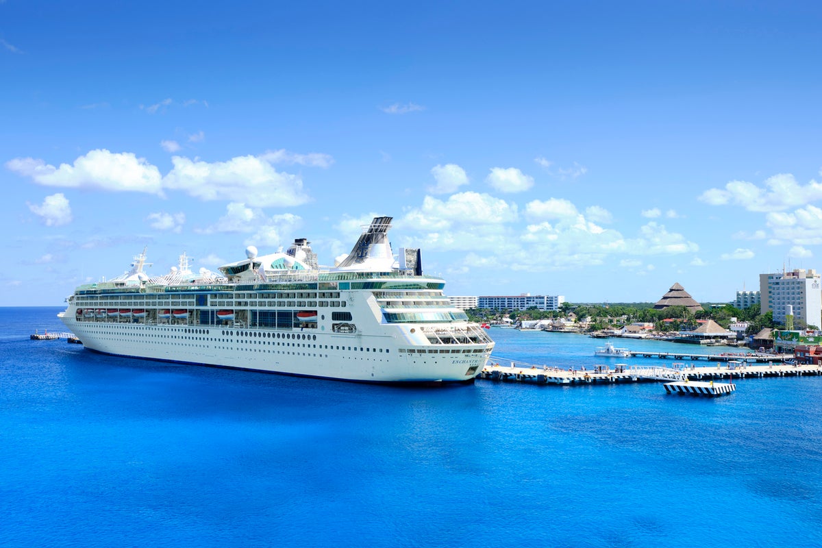 Royal Caribbean cruise saves people stranded on a raft at sea