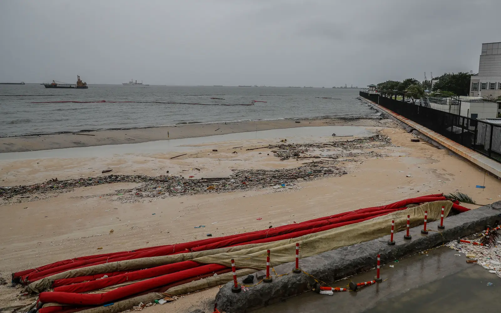 Magnitude 6.9 quake strikes off central Philippines