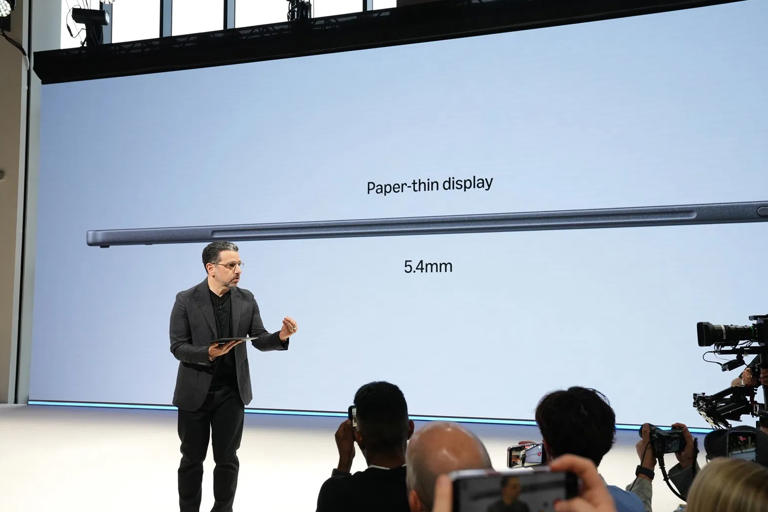 Amazon announces new Kindle Scribes including one with a color screen