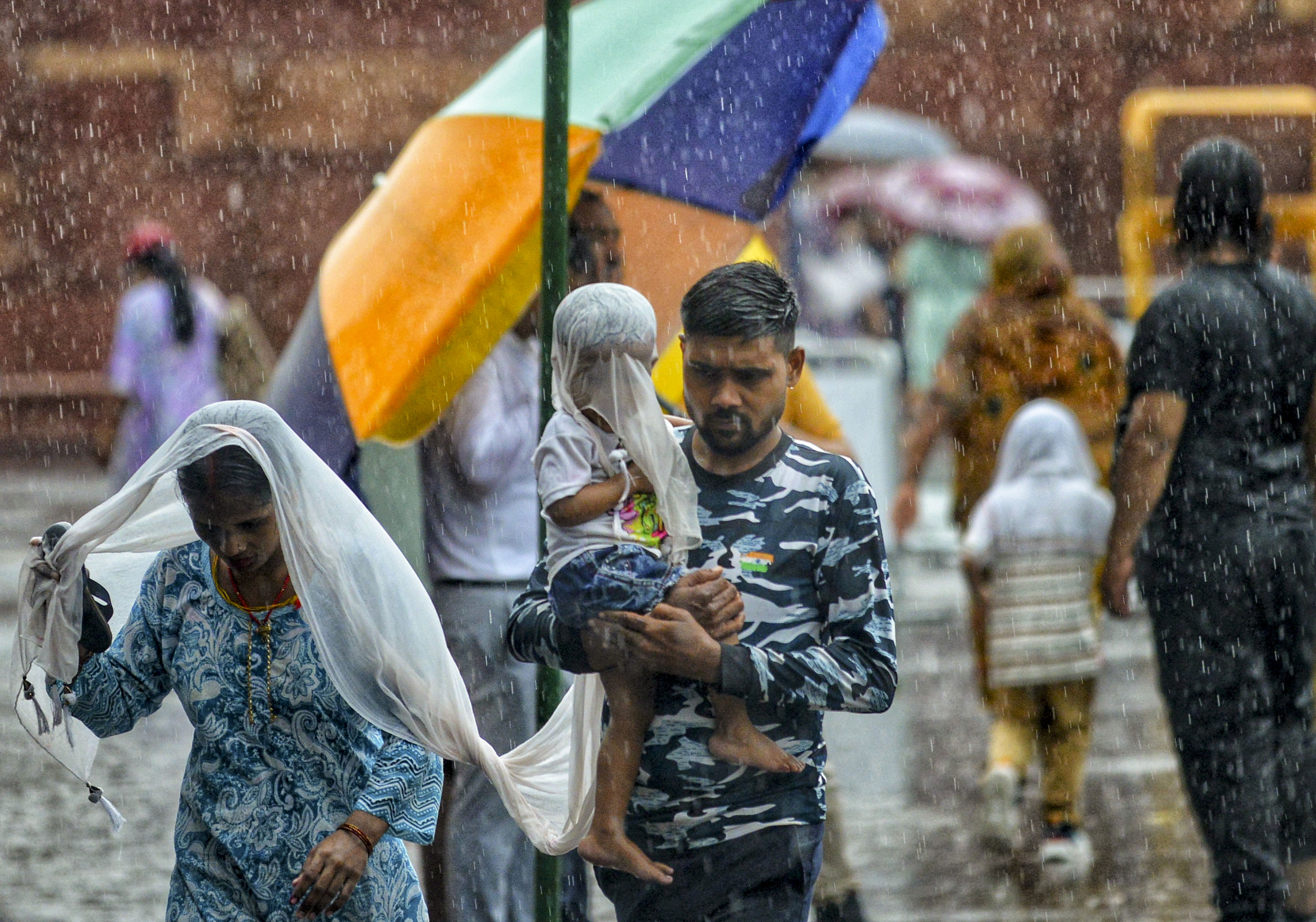 Heavy rain paralyses Delhi with jams, waterlogging; pushes October ...