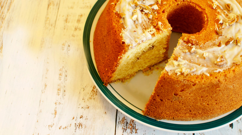 The Decadent Retro '70s Cake That Hides A Delicious Secret Inside