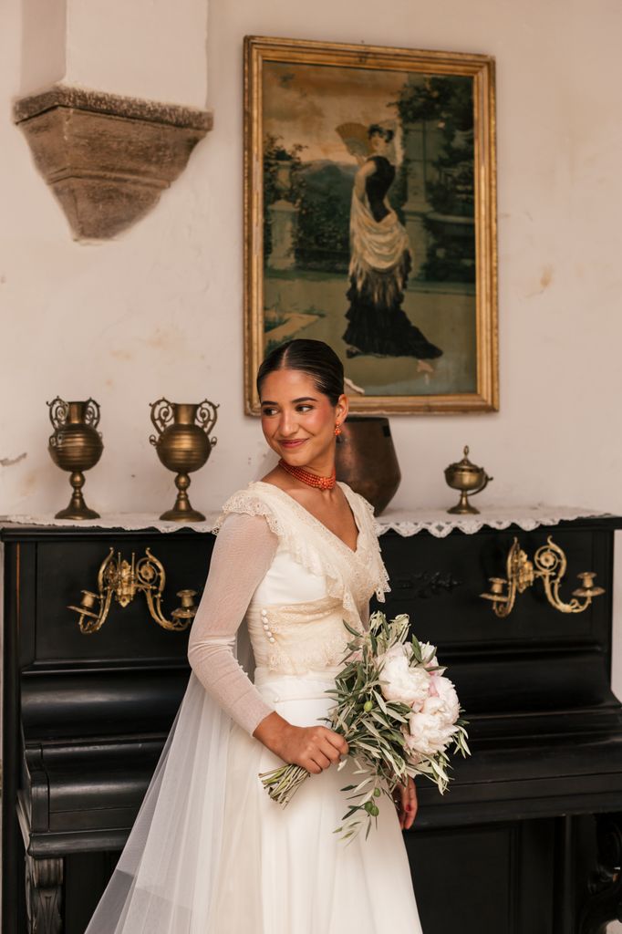 Marta, la novia que llevó un vestido con encajes de su bisabuela a modo ...
