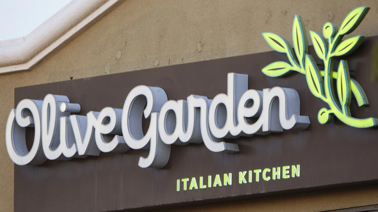 12 Secrets To Know About Olive Garden Restaurants
