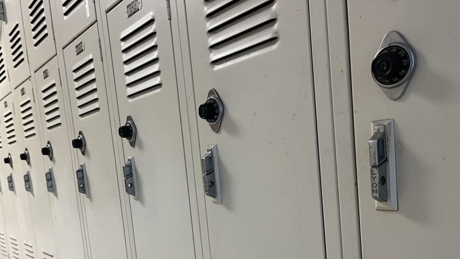 WATCH: Illinois student struggles continue as enrollments decline