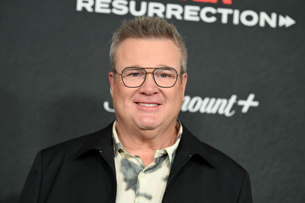 Eric Stonestreet Has Hilarious Reaction to 'Modern Family' Reunion ...