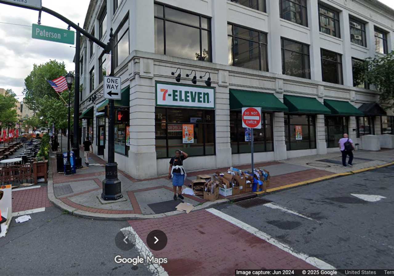NJ 7-Eleven Worker Charged After Customer Dies In Store Altercation ...