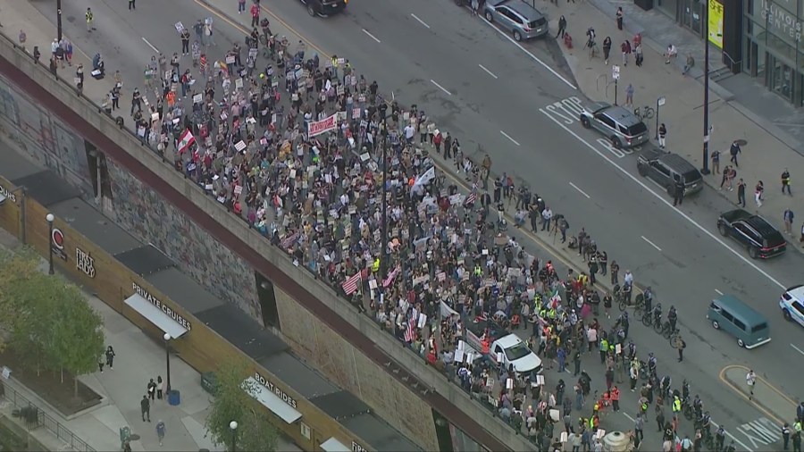 Hundreds protest ICE and federal agents in downtown Chicago