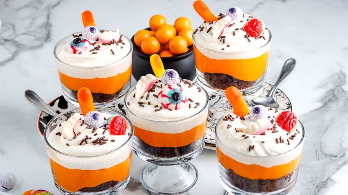 25 Halloween Party Desserts Guaranteed To Get Your Guests Screaming