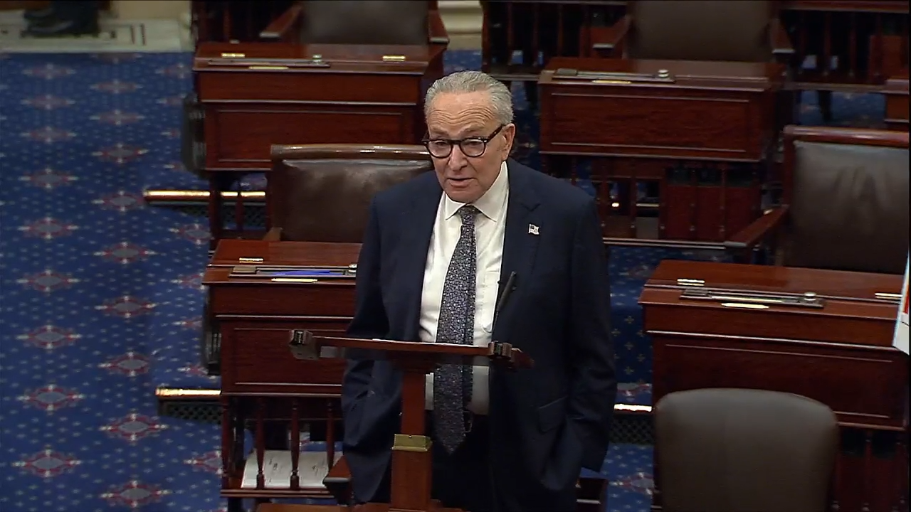 'He Seemed Not Familiar With It': Chuck Schumer Exposes Trump's ...