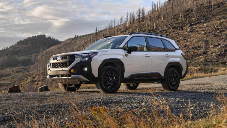 I Go Hands-On With the New Kindle Scribe Colorsoft. Is It Worth $630?